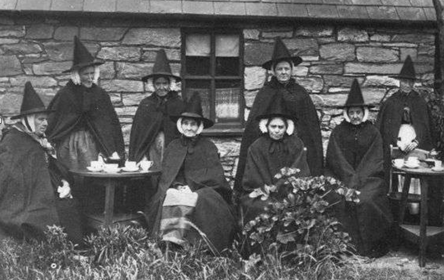 To Witch or Not to Witch: - The Assembly of Witchcraft and Syncretic Magic